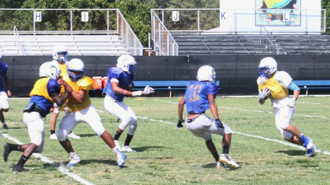 Keys football teams clash in Wednesday exhibition | FL Keys News